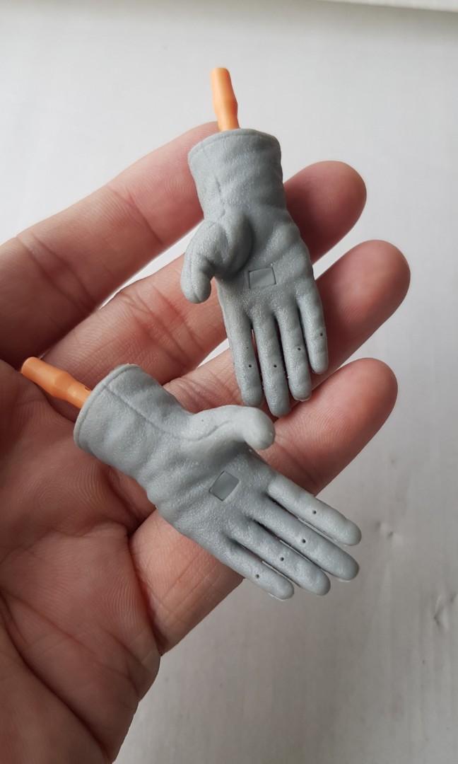 Hot toys 1/6 scale Pilot Version one Glove bendy hand, Hobbies & Toys ...