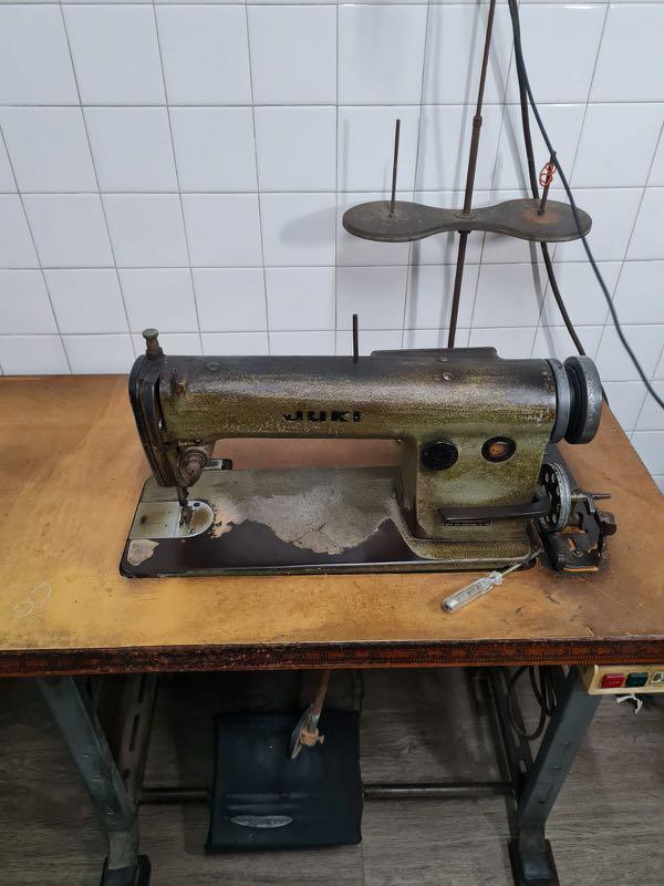 JUKI DDL-555 Industrial Sewing Machine Body with Oil Tank, Hobbies ...