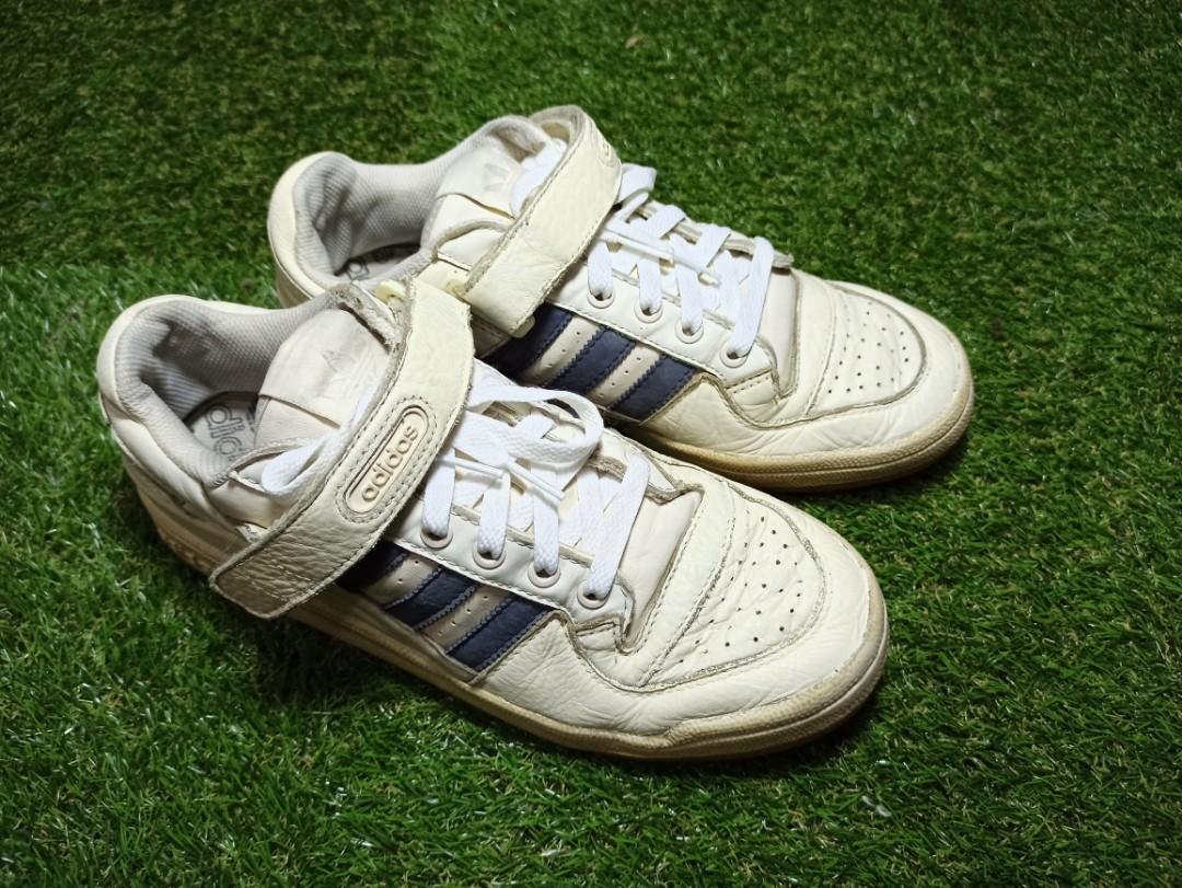 Kasut Adidas Bunga, Men's Fashion, Footwear, Sneakers on Carousell