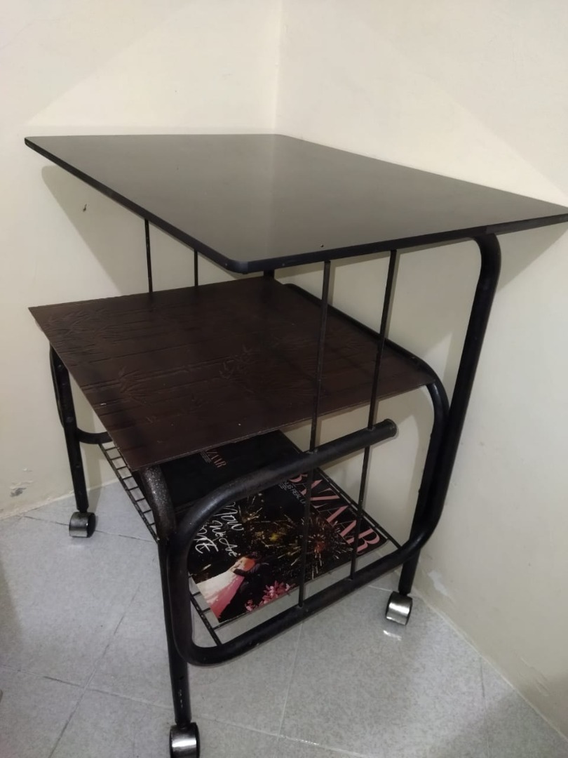 Meja Kaca Rak Dorong 3 Susun Dengan Kaki Besi 4 Roda Minimalis, Antik ...