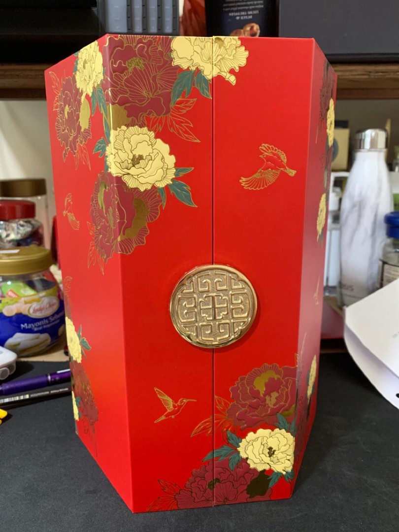 Mooncake box From Shangrilla hotel! Sale, Furniture & Home Living, Home ...