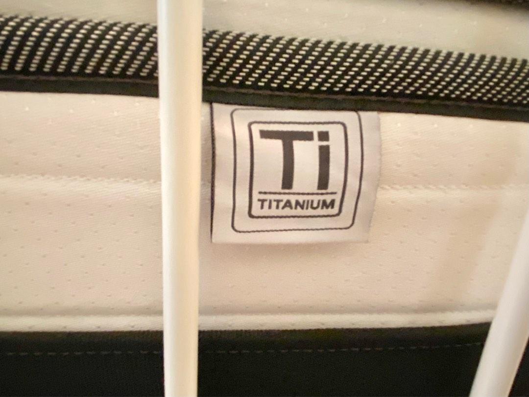 SEALY Queen MATTRESS Posturepedic Advance Titanium, Furniture & Home ...