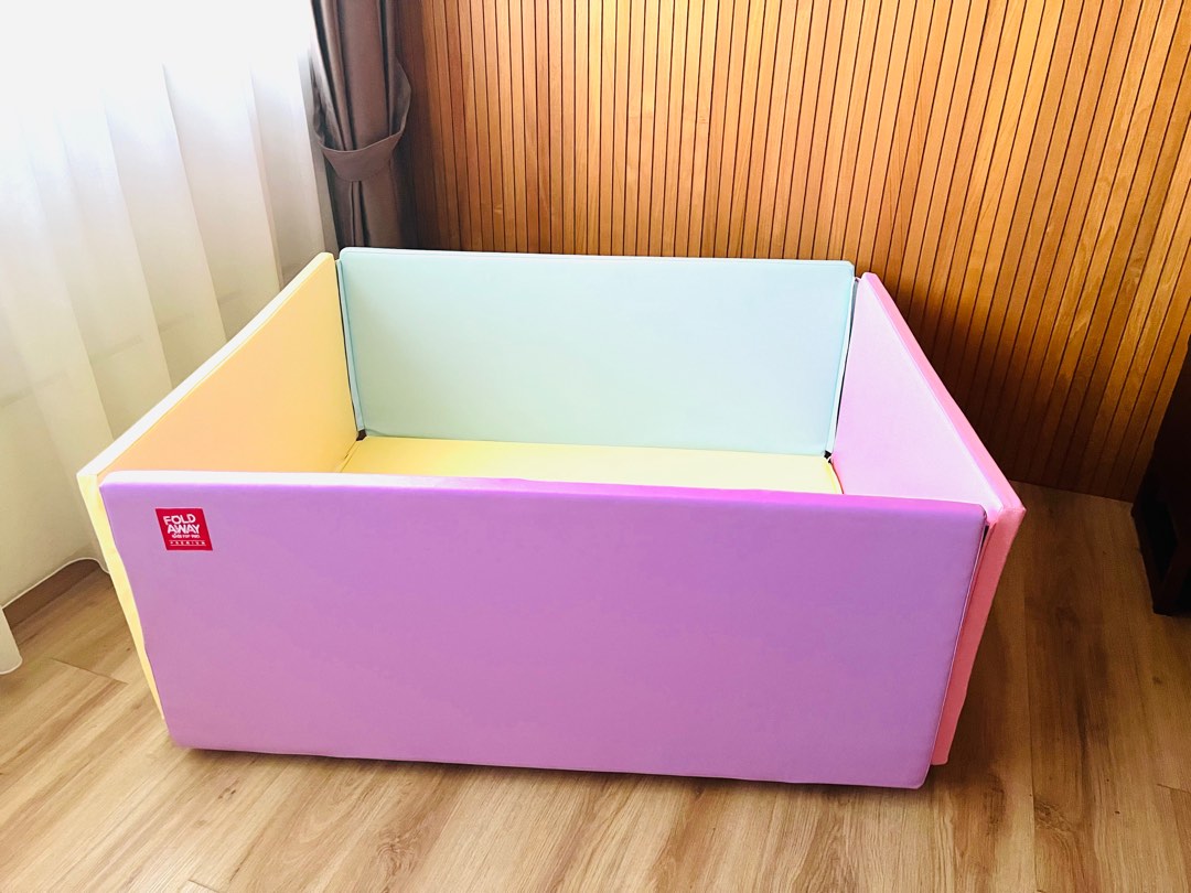 Soft Playpen (Foldaway Bumper Mat), Babies & Kids, Baby Nursery & Kids ...