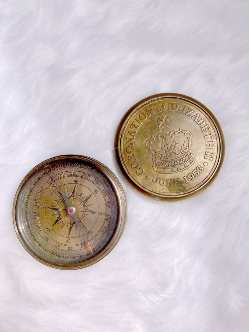 QUEEN ELIZABETH MEMORABILIA COMPASS, Hobbies & Toys, Memorabilia ...