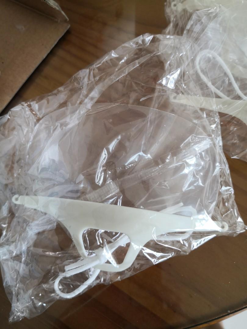 Spit guard, Health & Nutrition, Face Masks & Face Shields on Carousell