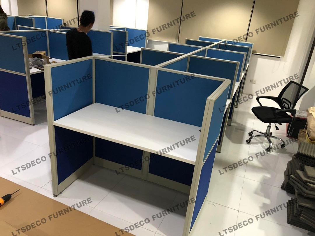 Two-Tone Color Office Partition in Full Fabric & Laminated Top Table ...