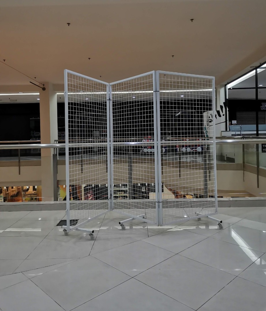 3 in 1 Netting Partician Fence (4 units), Furniture & Home Living ...