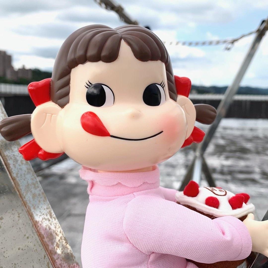 不二家 ペコちゃん 甜點女孩 抱蛋糕a牛奶妹 ｜不二家牛奶妹 / peko chan / peko醬, 興趣及遊戲, 玩具與遊戲在旋轉拍賣