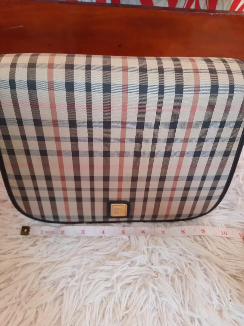 Daks Sling Bag, Women's Fashion, Bags & Wallets, Cross-body Bags on Carousell