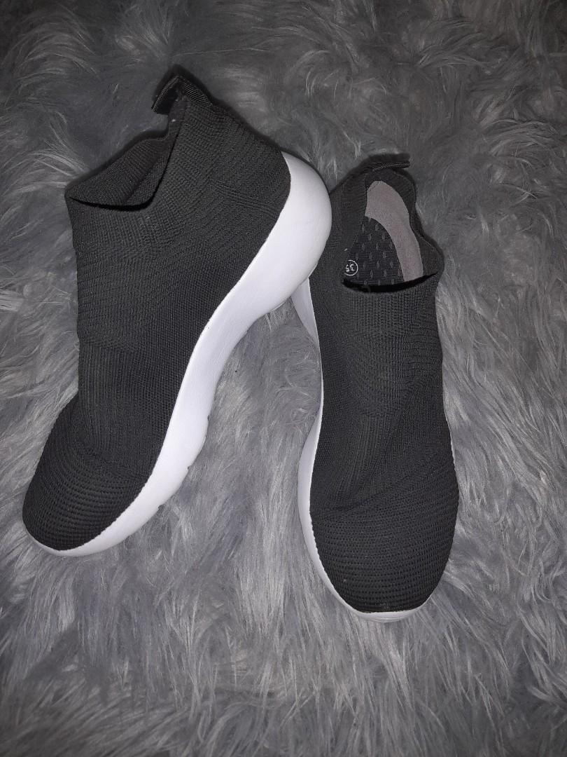 Duo Zou Lu Shoes, Women's Fashion, Footwear, Sneakers on Carousell