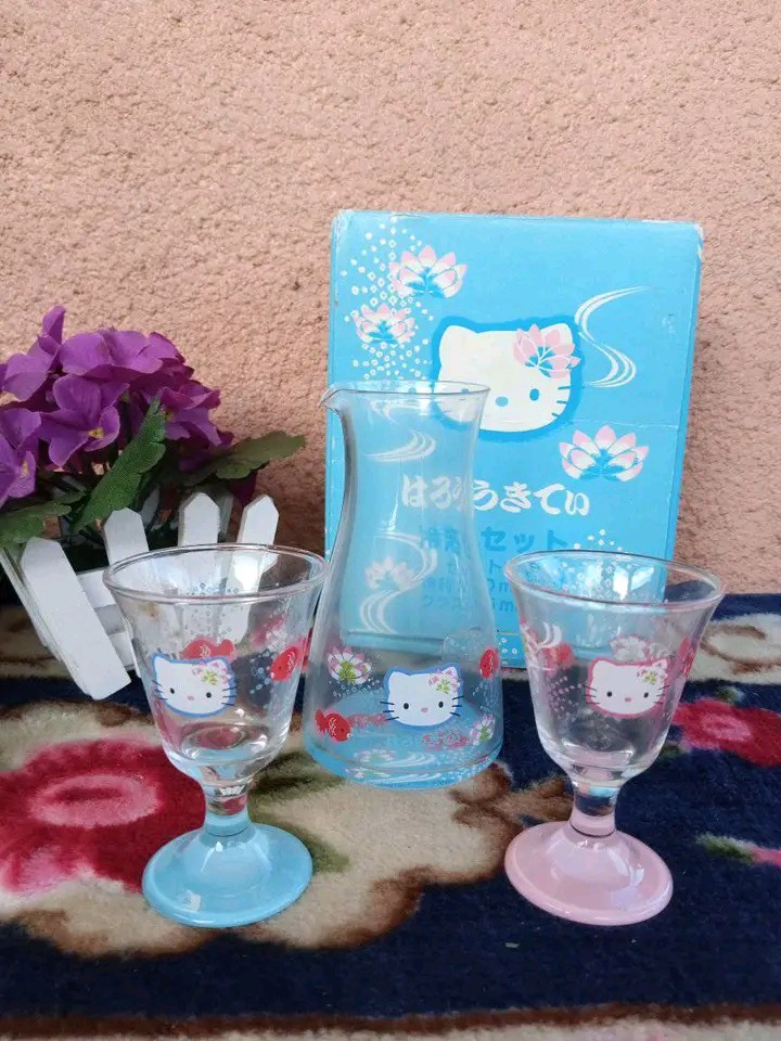 Hello Kitty Wine set, Furniture & Home Living, Kitchenware & Tableware ...