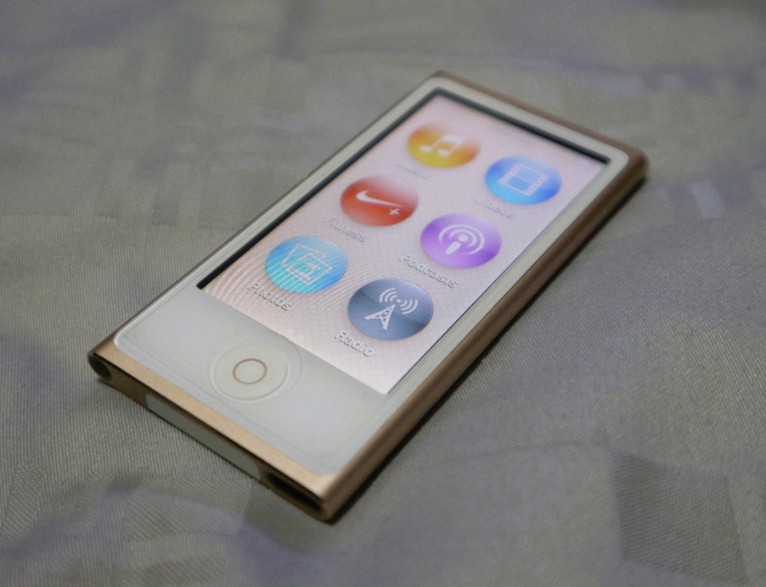 iPod nano (Gold), Audio, Portable Music Players on Carousell