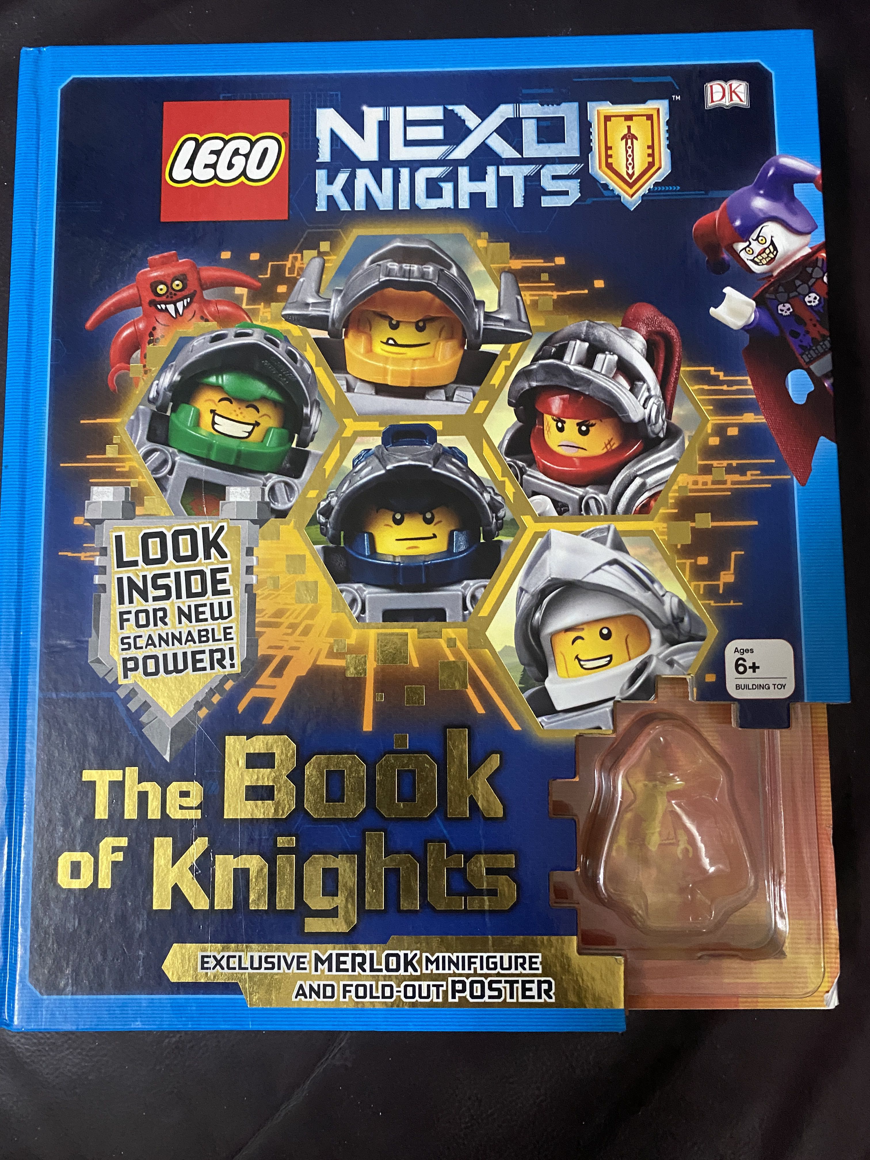 Lego: the book of Knight, 興趣及遊戲, 書本 & 文具, 小朋友書 - Carousell