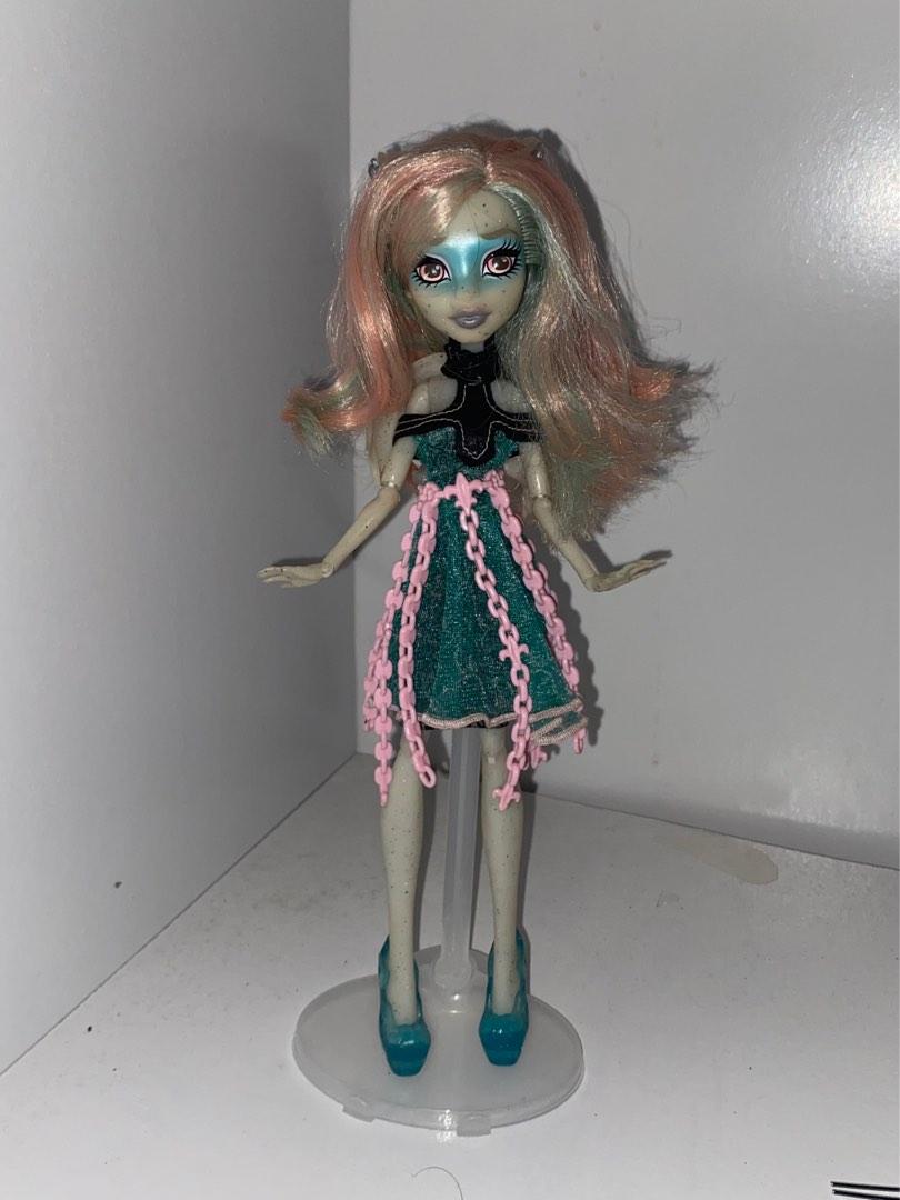 MONSTER HIGH Haunted Rochelle Goyle, Hobbies & Toys, Toys & Games on ...