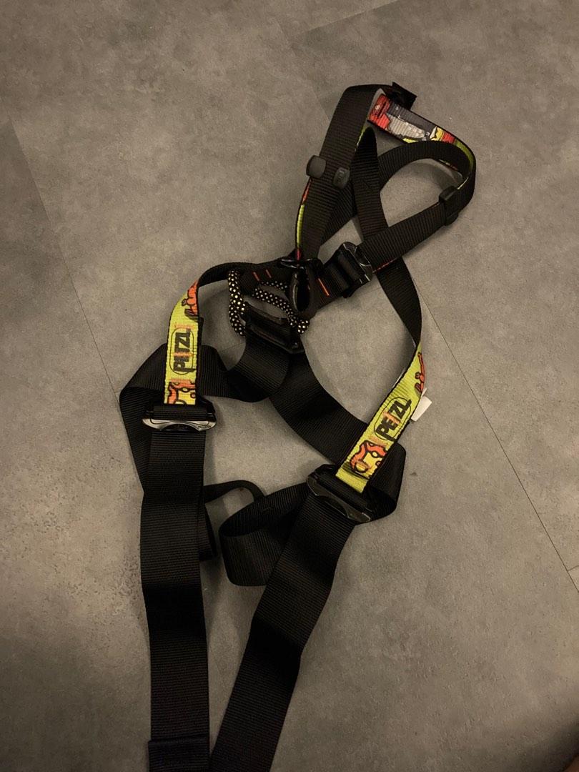 PETZL SIMBA Kids Climbing Harness, Sports Equipment, Hiking & Camping ...