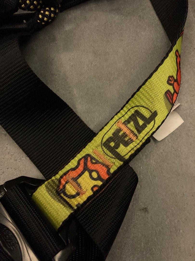 PETZL SIMBA Kids Climbing Harness, Sports Equipment, Hiking & Camping ...