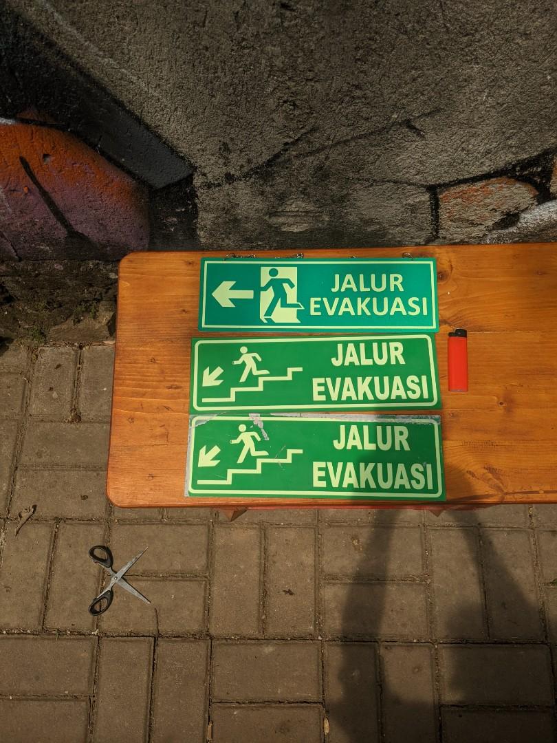 Rambu, Barang Yang Dicari di Carousell