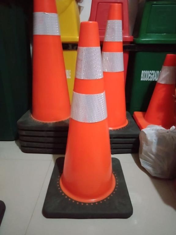 Safety Traffic cone with black base 28 inches, Commercial & Industrial ...