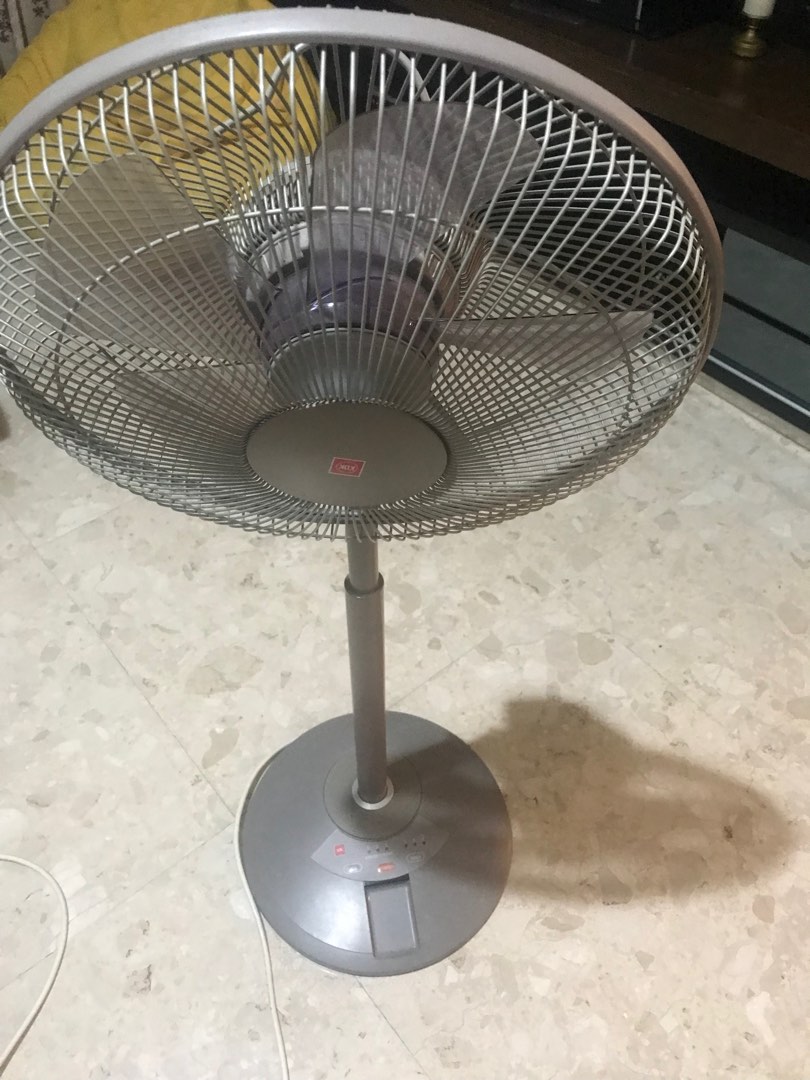 Standing fan, Furniture & Home Living, Lighting & Fans, Fans on Carousell