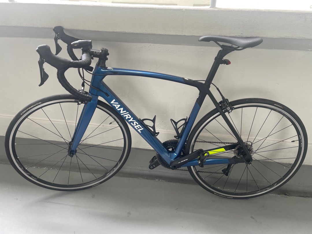 Van Rysel Carbon Fibre Road Bike, Sports Equipment, Bicycles & Parts ...
