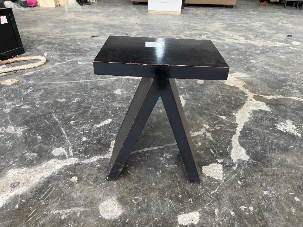 Wooden Side Table Black Colour / Meja Sisi Kayu Warna Hitam, Furniture ...