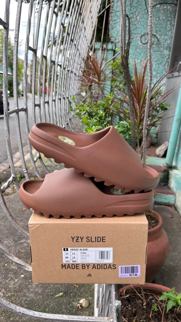 Yeezy Flax Slide, Men's Fashion, Footwear, Slippers & Slides on Carousell