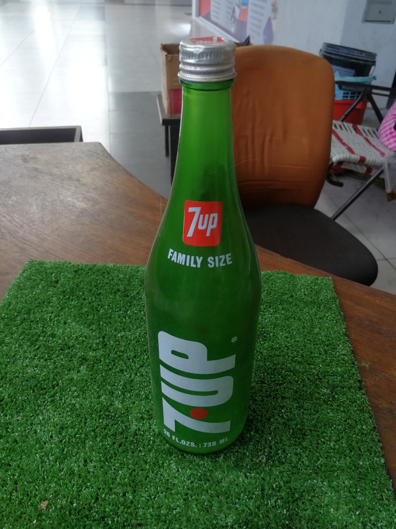 Botol 7up 738 ml, Hobbies & Toys, Collectibles & Memorabilia, Vintage Collectibles on Carousell