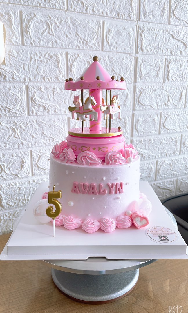 Dreamy Carousel music box birthday cake for her, Food & Drinks ...