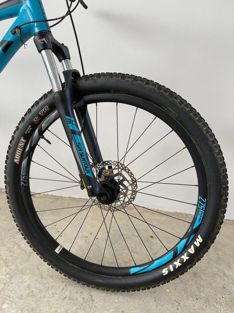 Giant talon 2, Sports Equipment, Bicycles & Parts, Bicycles on Carousell