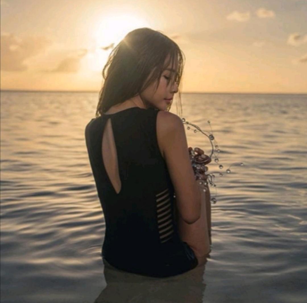 INSTOCK / PO minimalist simple black mesh basic one piece swim suit ...