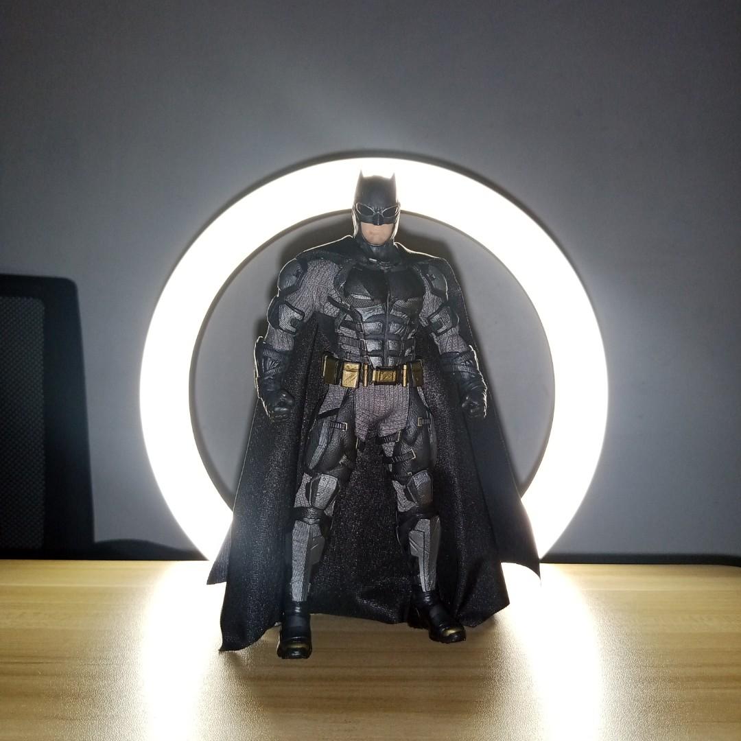 Mezco Batman Justice League Tactical Suit, Hobbies & Toys, Toys & Games ...