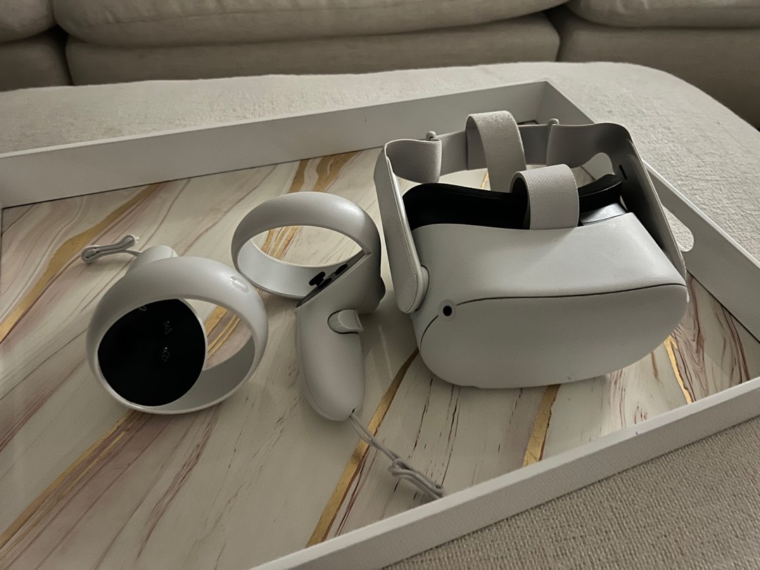 Oculus quest 2, Hobbies & Toys, Toys & Games on Carousell