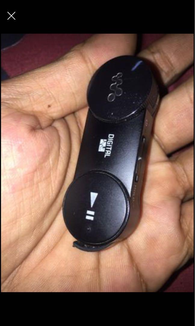 Original Sony bluetooth walkman Receiver with microphone/noise ...