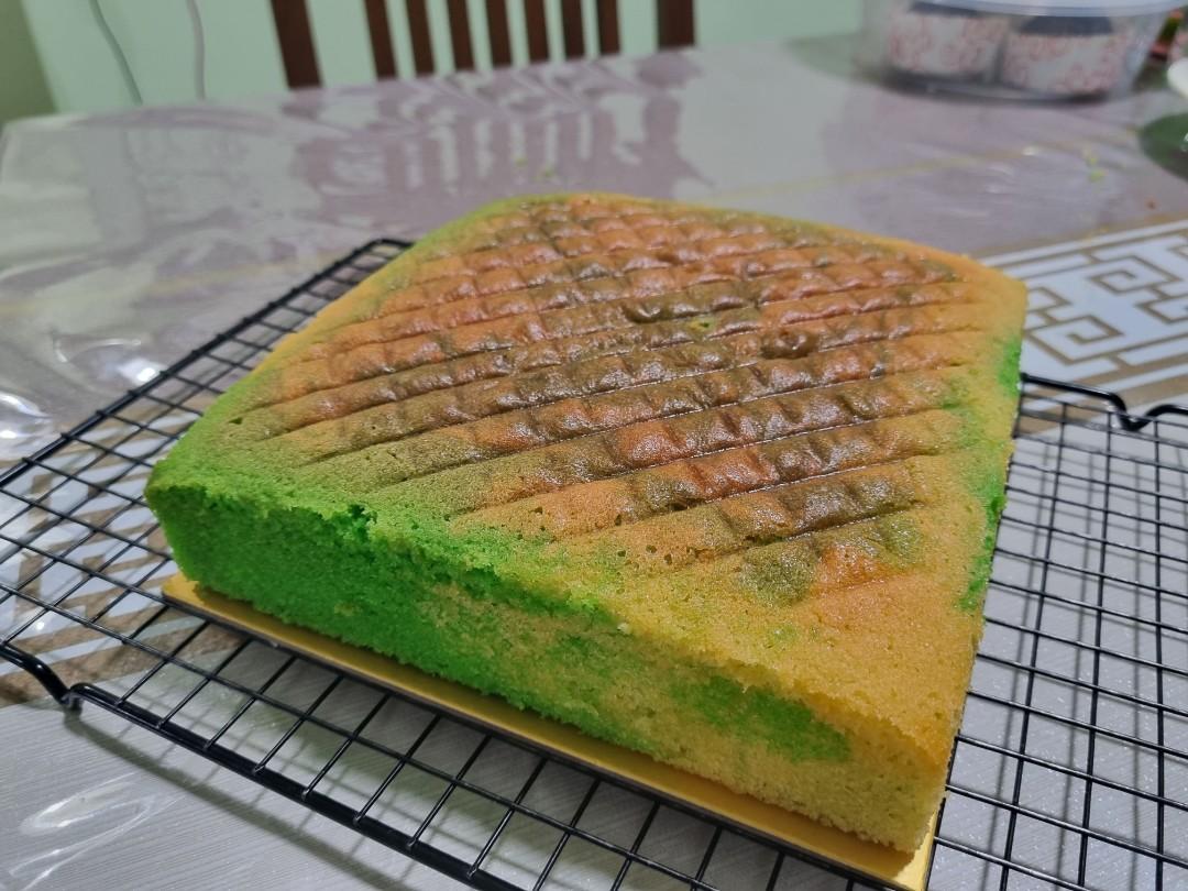 Pandan Marble Cake (MUSLIM BAKER), Food & Drinks, Homemade Bakes on ...