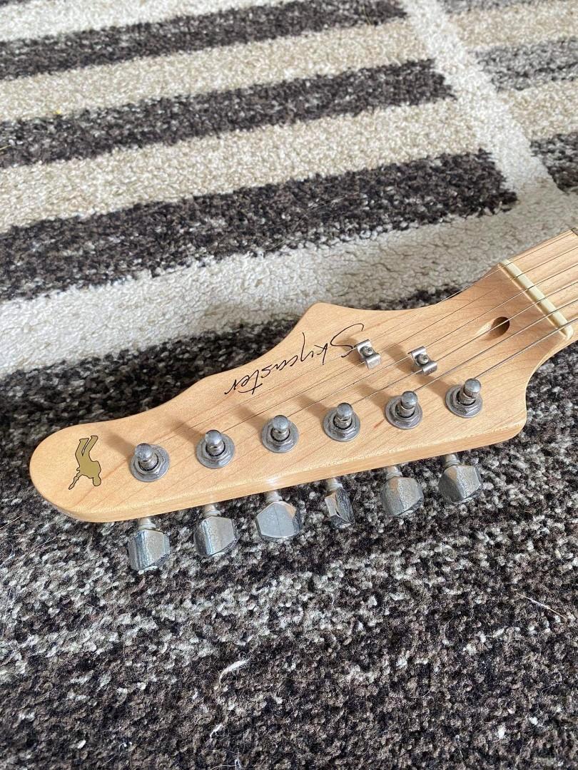 RJ GIGLINE-SKYCASTER (GLOSSY BLACK/WHITE PICKGUARD), Hobbies & Toys ...