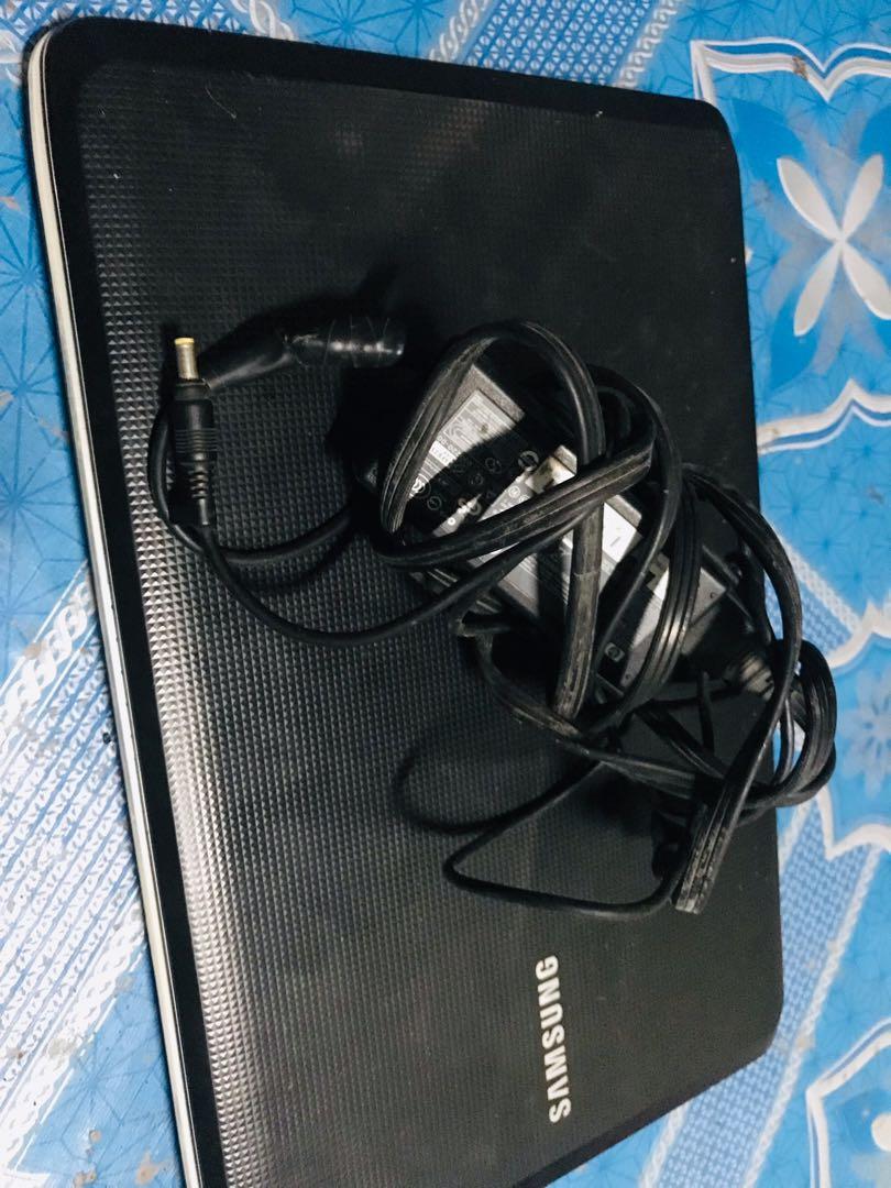 Samsung 15.6 inches laptop, with wifi,camera,dvd burner, dead battery ...