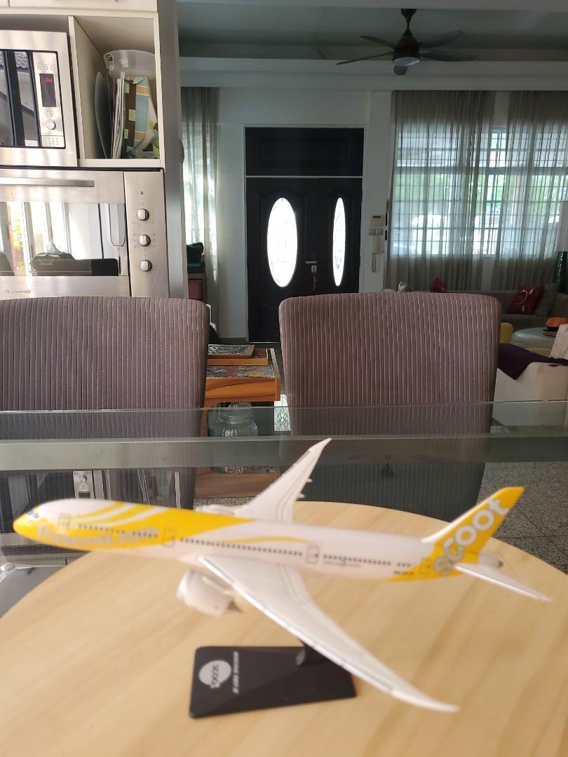 Scoot Airline B787 -9 Airplane Model, Hobbies & Toys, Memorabilia ...