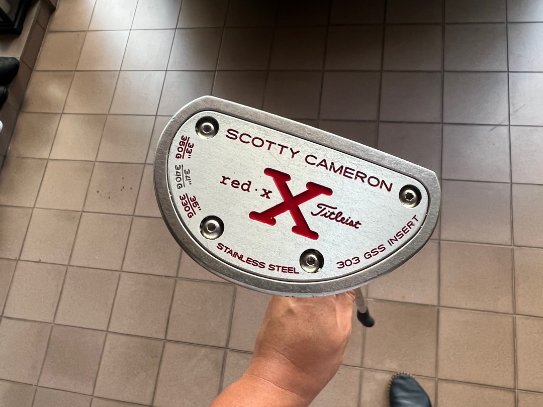 Scotty Cameron Red X 33.5 inches with Ping Man Grip, Sports Equipment ...