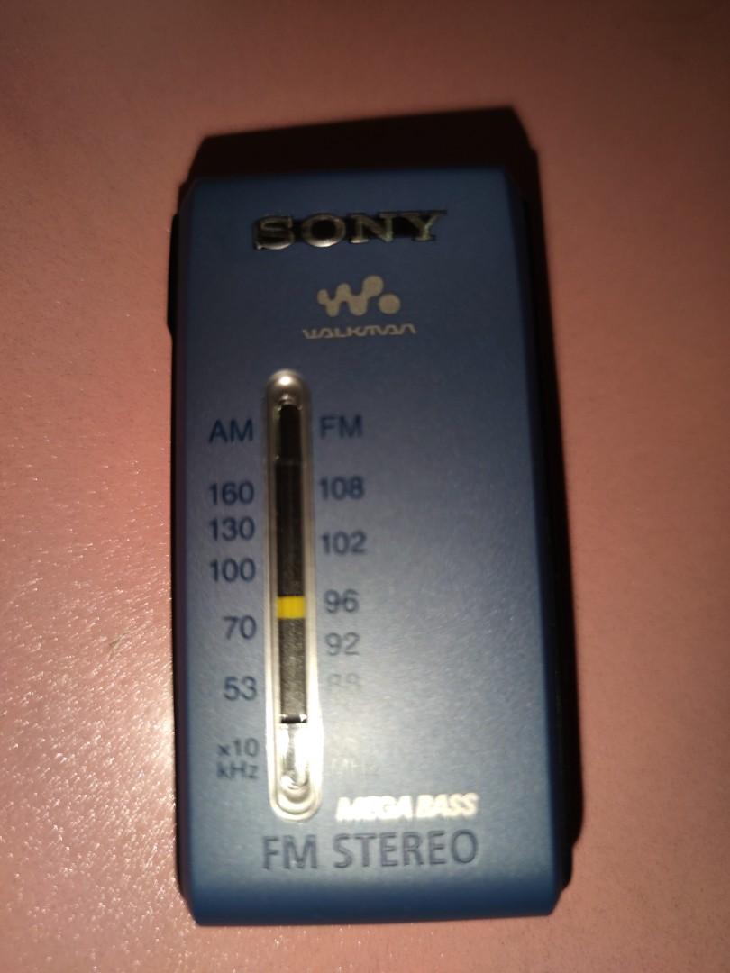 Sony WALKMAN Mega BASS FM STEREO+Philips Upbeat clear tones headphone ...
