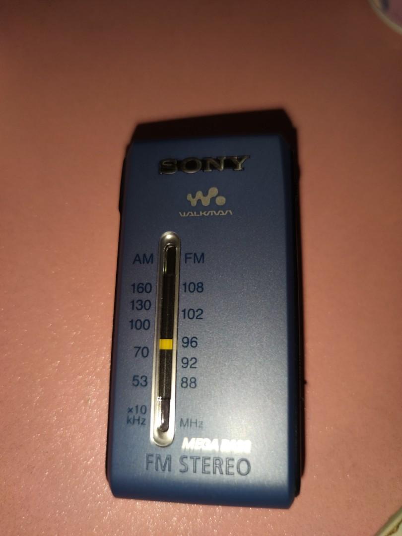 Sony WALKMAN Mega BASS FM STEREO+Philips Upbeat clear tones headphone ...