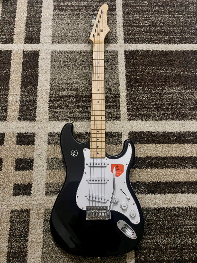 RJ GIGLINE-SKYCASTER (GLOSSY BLACK/WHITE PICKGUARD), Hobbies & Toys ...