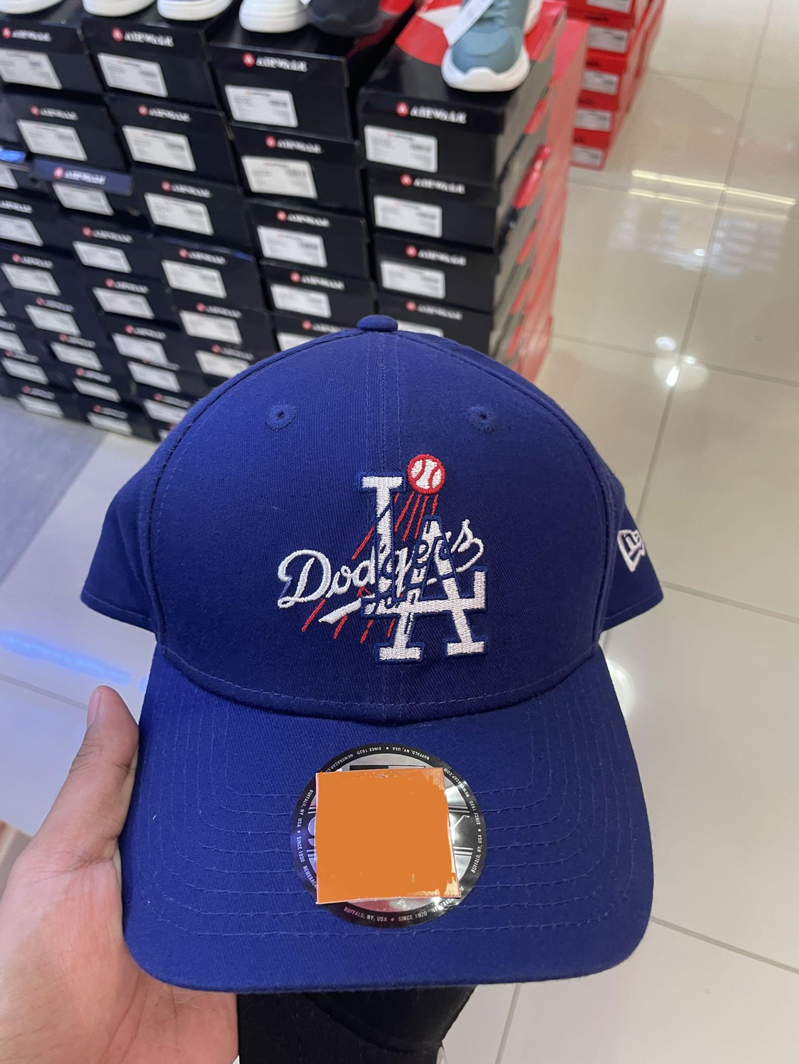 Topi new era LA original, Fesyen Pria, Aksesoris, Topi di Carousell