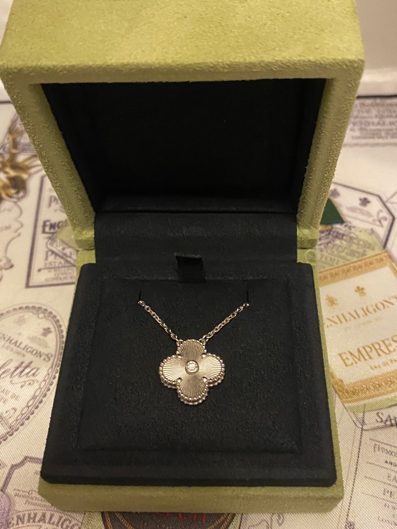 VCA limited edition necklace white gold, Women's Fashion, Jewelry ...