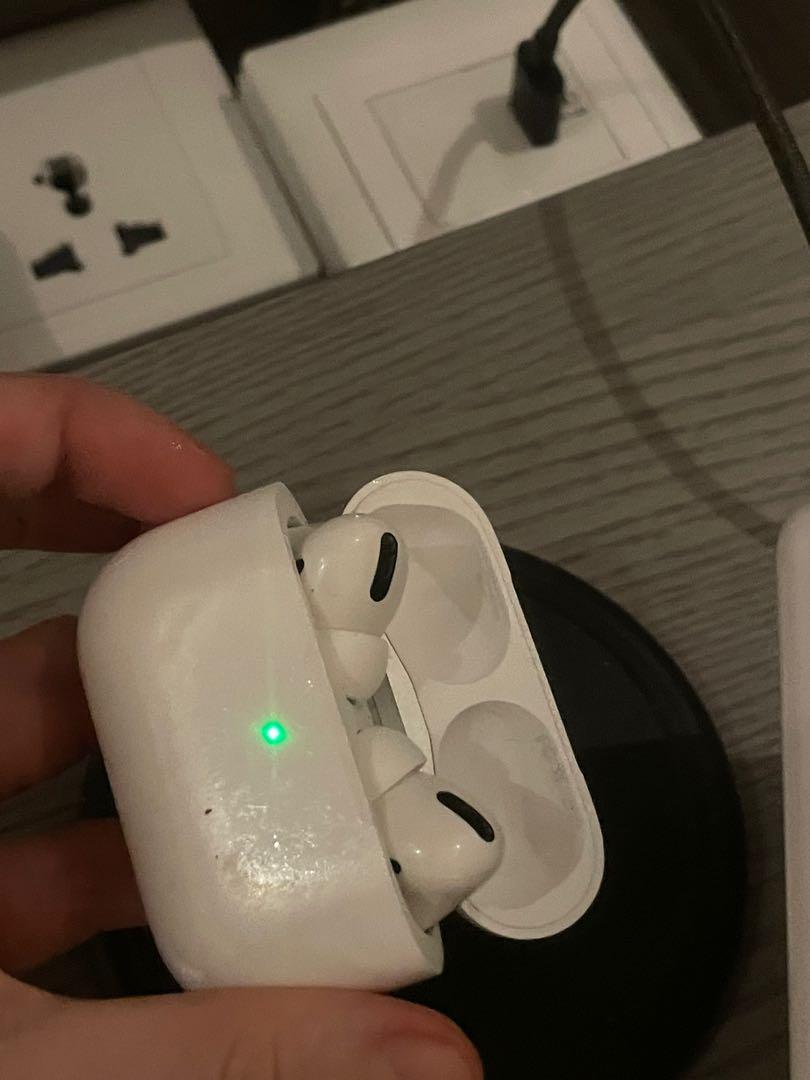 Apple airpods pro 1st gen with original box and charging case, Audio ...