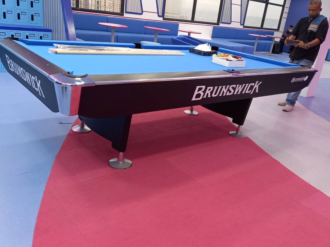 Brandnew Brunswick Billiard Table with Complete Accesories, Sports ...