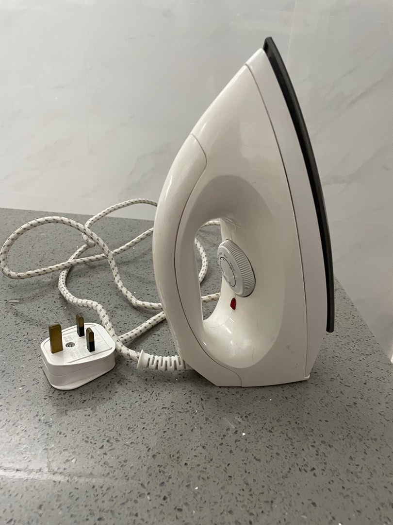Cornell iron, TV & Home Appliances, Irons & Steamers on Carousell