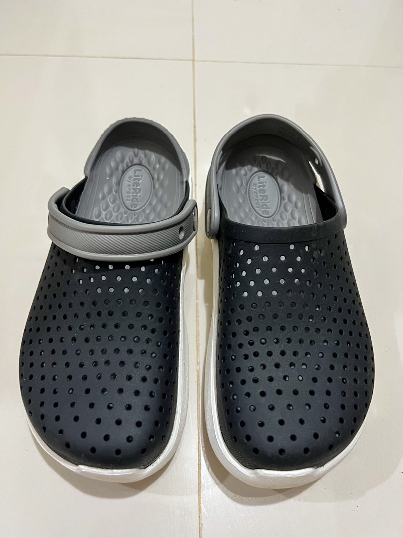 Crocs LiteRide Size 6 Black, Women's Fashion, Footwear, Slippers and ...