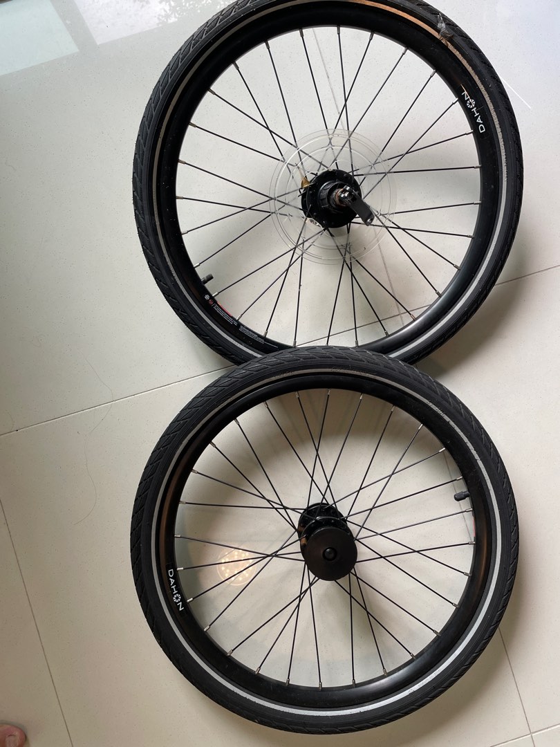 Dahon 451 原裝輪組, 運動產品, 單車及配件, 單車 - Carousell