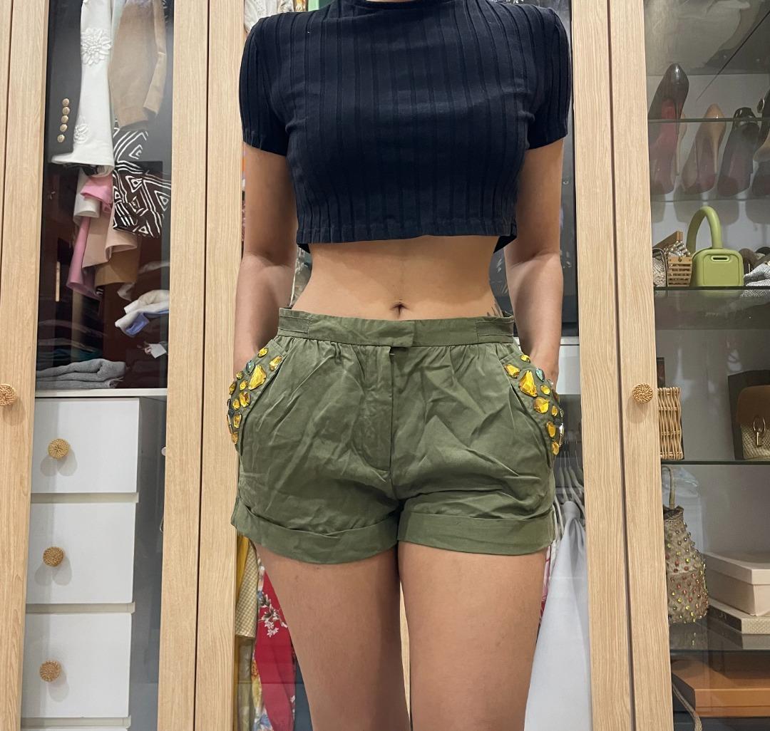 H&M Army Green Shorts, Women's Fashion, Bottoms, Shorts on Carousell