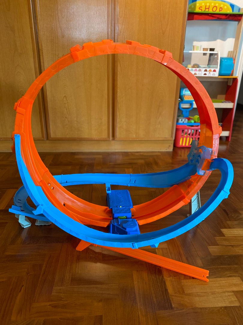 Hot wheels loop, Hobbies & Toys, Toys & Games on Carousell